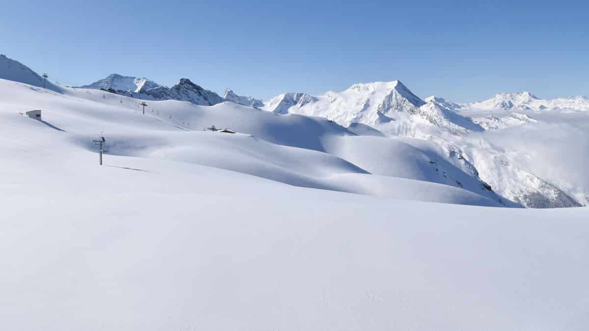 Historique neige : quel mois y a-t-il le plus de neige ? - Alti-Mag